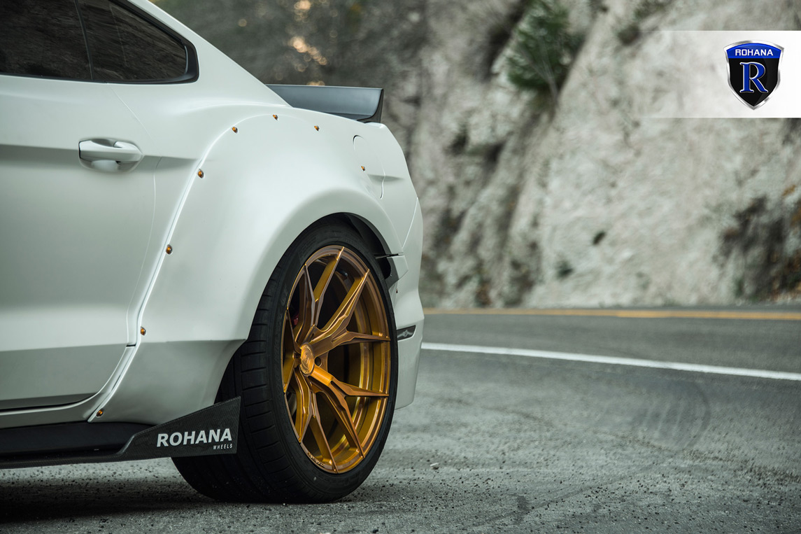 Ford Mustang S550 stays in tune with the gloss gold Rohana RFX5 wheels ...