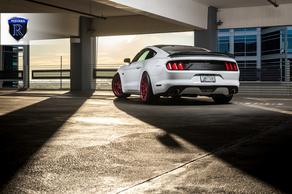 Ford Mustang GT S550 stands out with the gloss red Rohana RF2 wheels ...